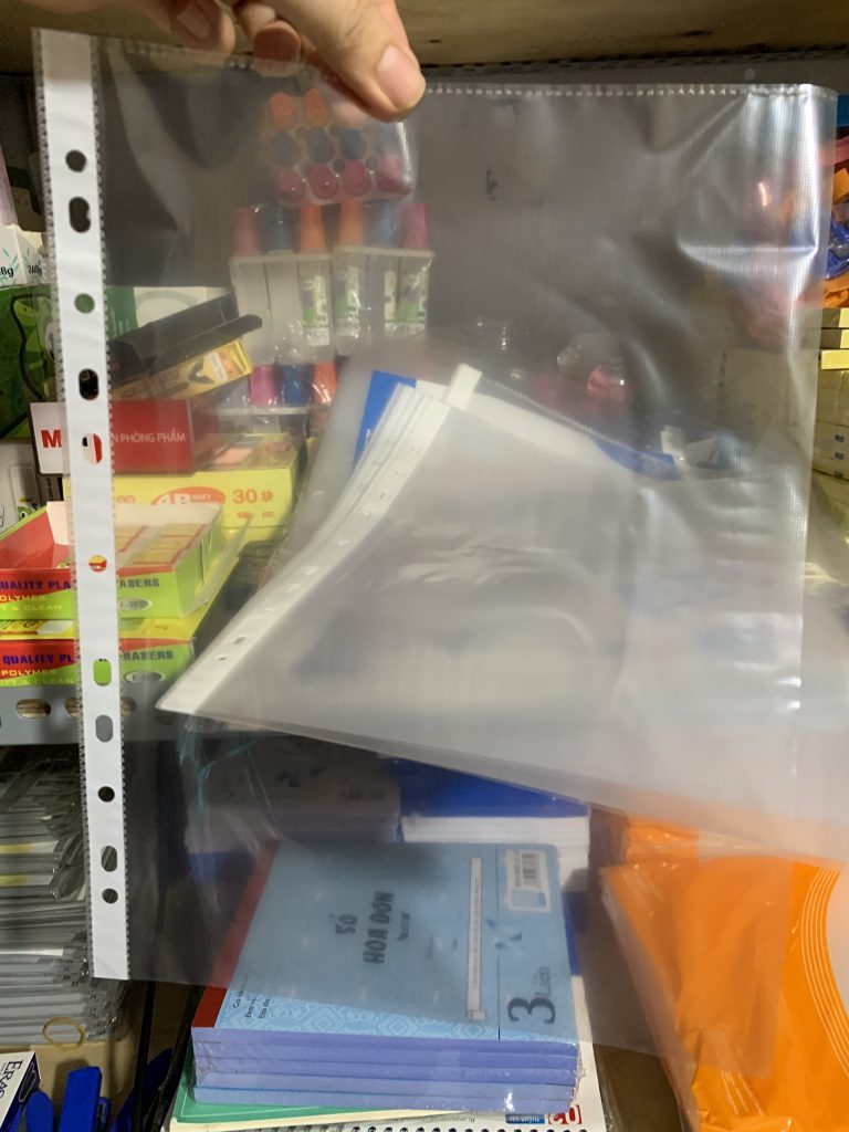 Bìa lỗ A4 - 600g (100 cái / xấp) - Văn Phòng Phẩm - Dụng cụ Văn Phòng giá rẻ gần đây nhất TPHCM